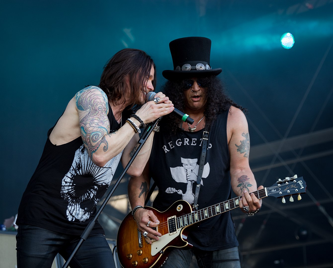 Slash Asks Fans to Submit 'Living The Dream' Show Footage