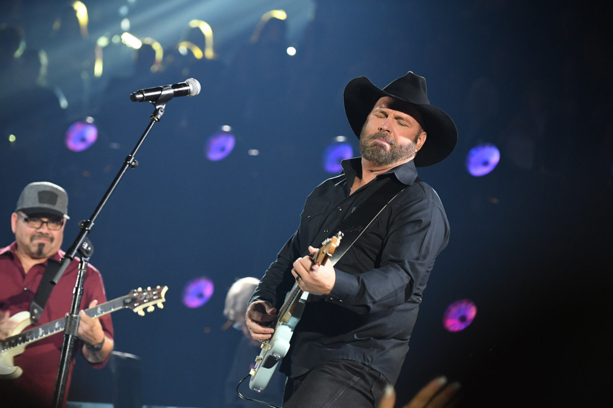 A&E Release Trailer for Garth Brooks Documentary 'The Road I’m On'