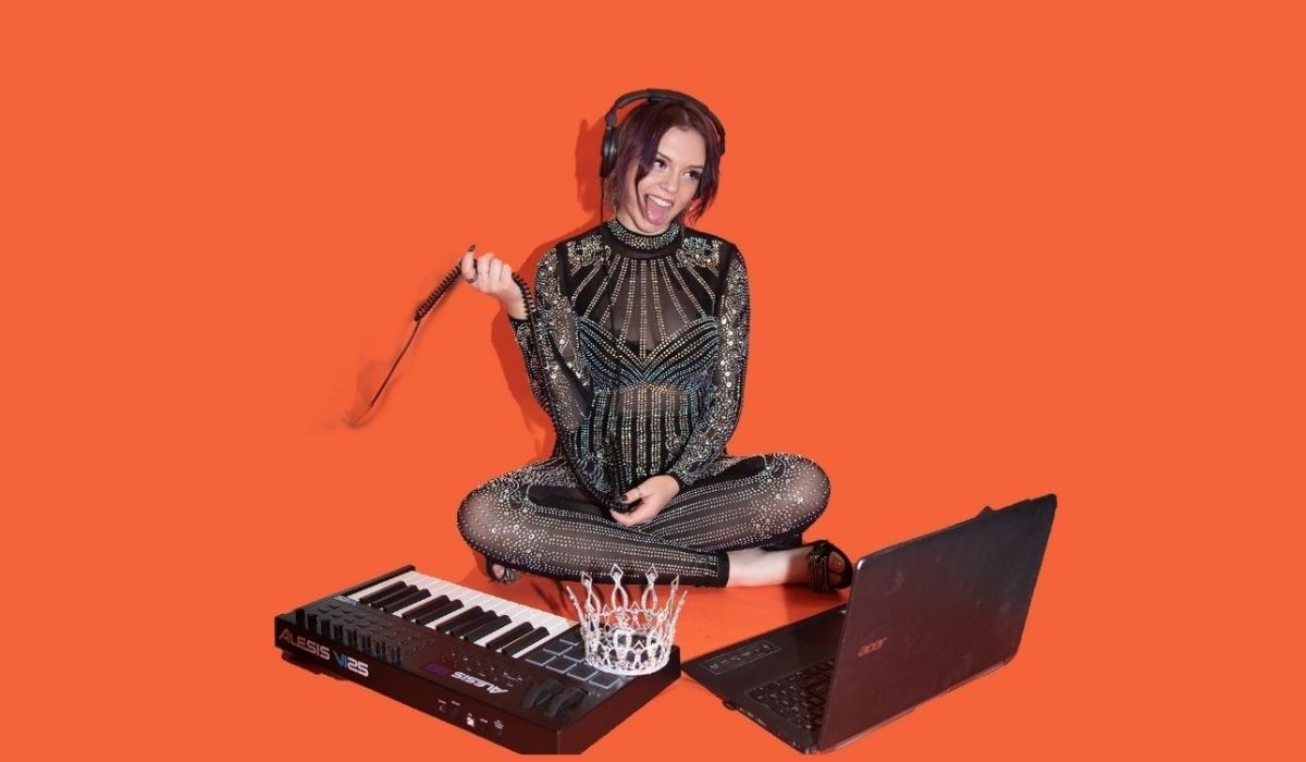 Meet Deza: A Creator of Poetic Pop (Live365 Emerging Artist Interview)