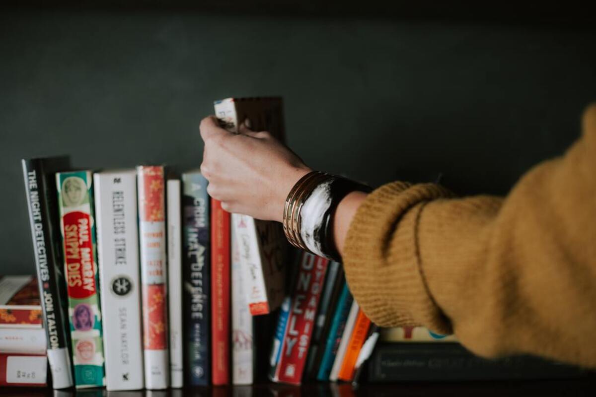 10 Books Every Podcaster Should Have On Their Shelf