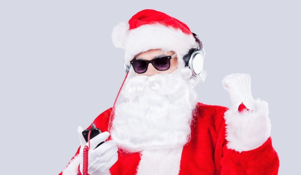 10 Iconic Holiday Albums