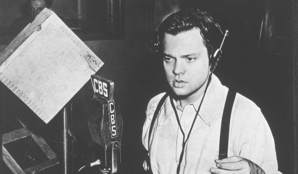 The 10 Biggest Radio Moments in U.S. History (National Radio Day 2022)