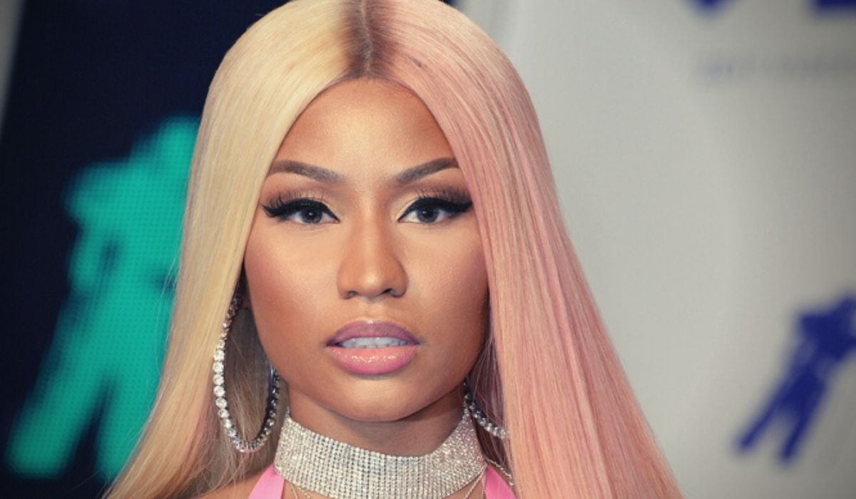 Nicki Minaj Becomes First Solo Female Rapper to Debut Atop Billboard ...